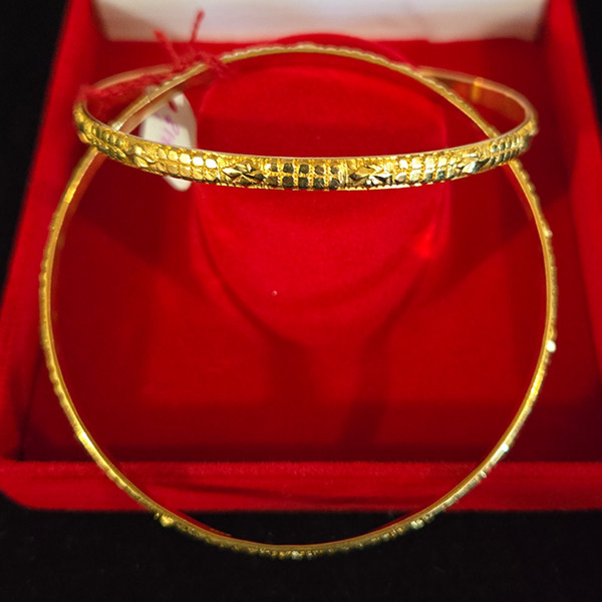 22ct Gold set of 2 Bangles - GJBN020 - 22ct Gold Bangles - Gold Jewellery