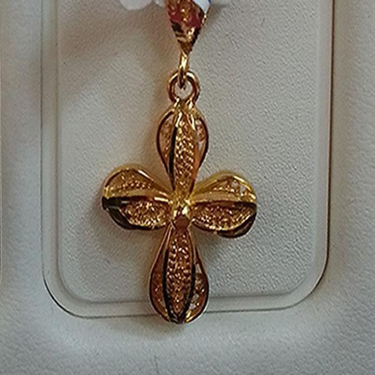 Cross Pendant with filigree design - Gold Jewellery